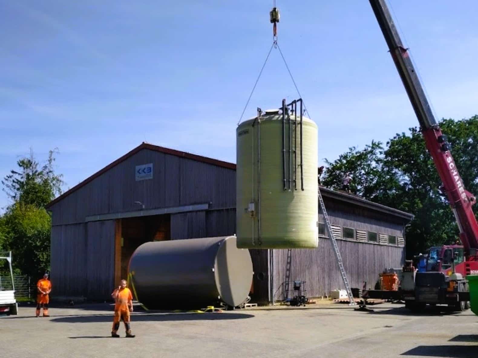 Discover an efficient brine generator and 50.000l brine storage tank.