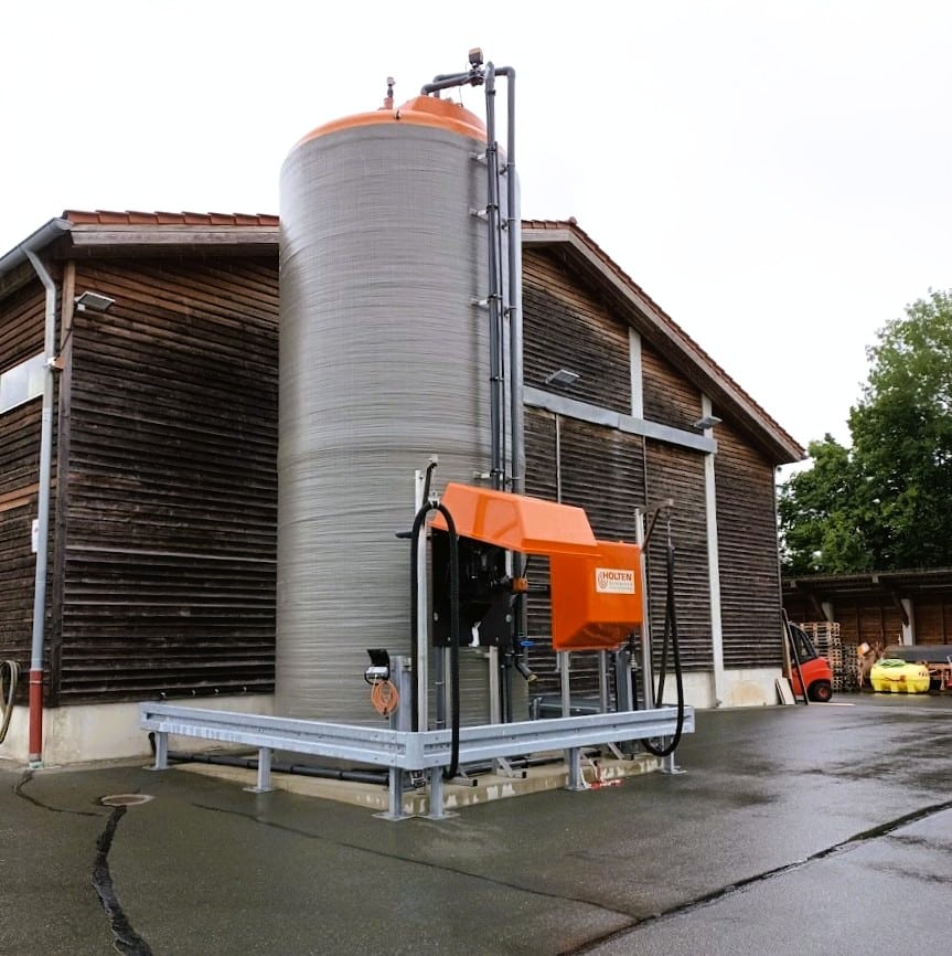 Discover the 2.500l/h brine generator and 50.000l brine storage tank.